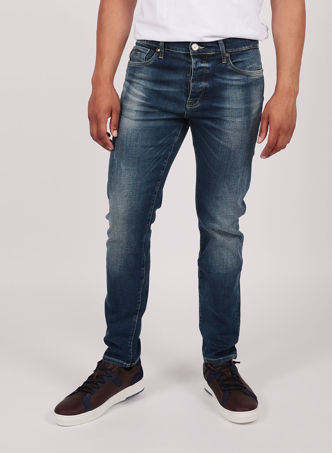 Signature Slim Fit Jeans in Faded Blue – The Wolf London Fashion